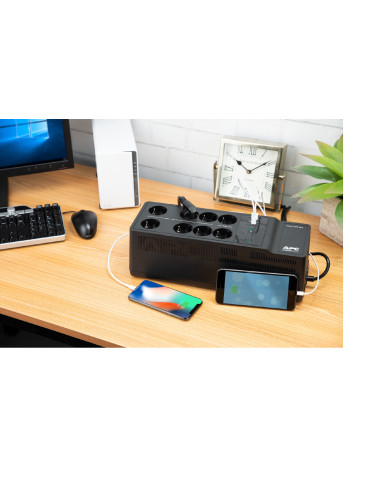 Back-UPS 850VA 230V USB Type-C and A charging ports